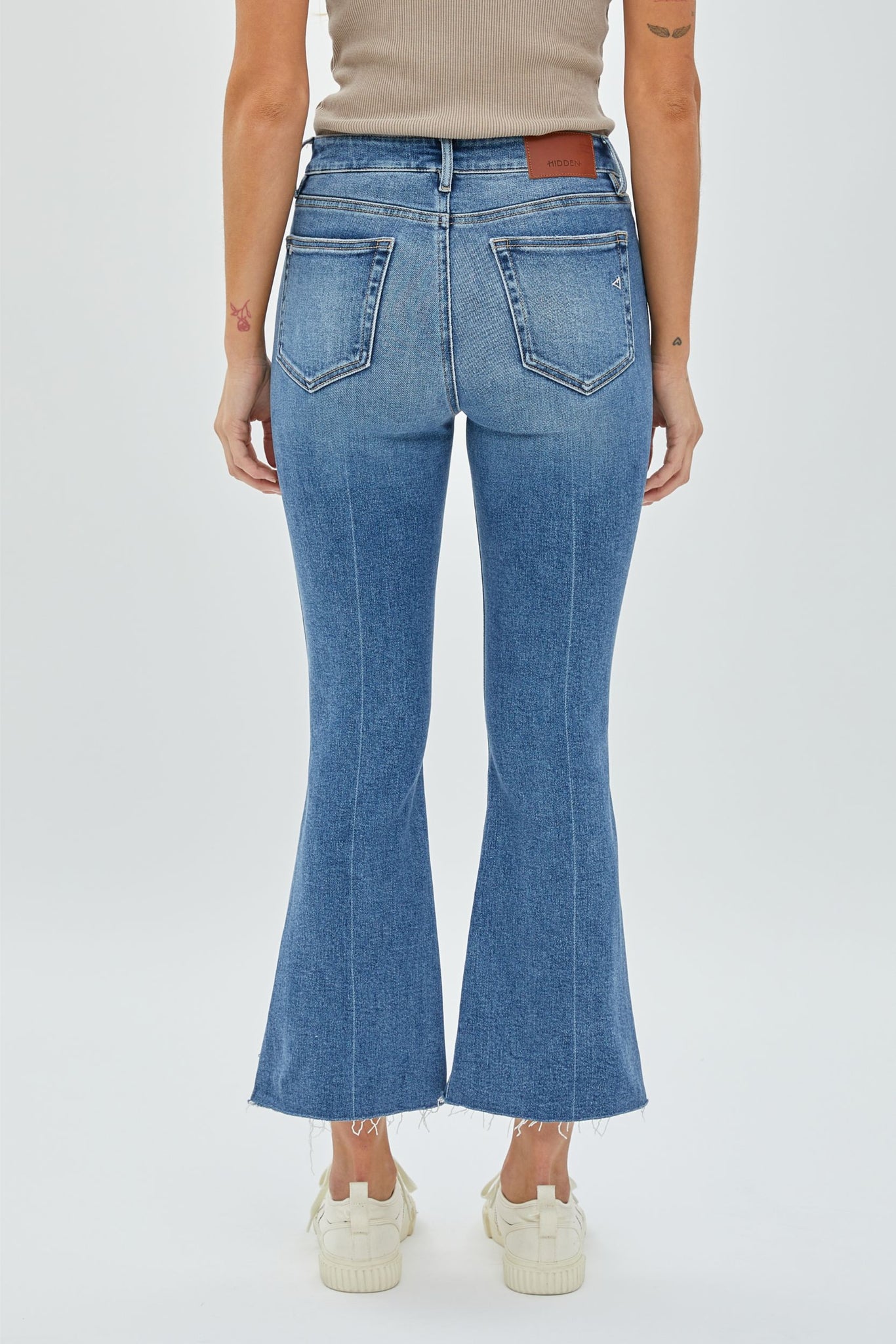 [happi] Step Hem Cropped Flare Hidden Jeans